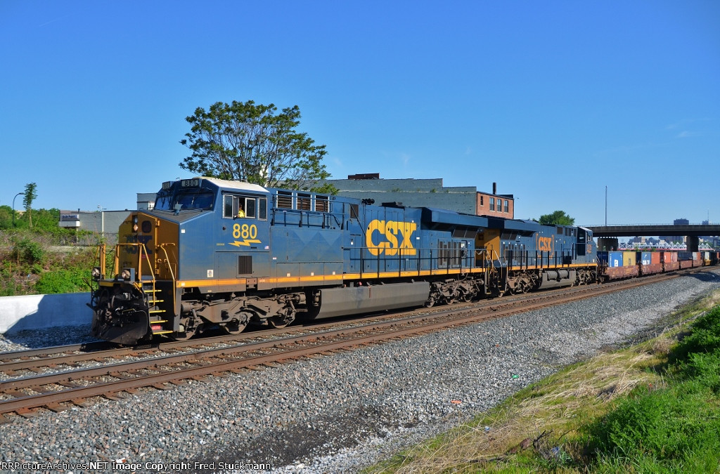 CSX 880